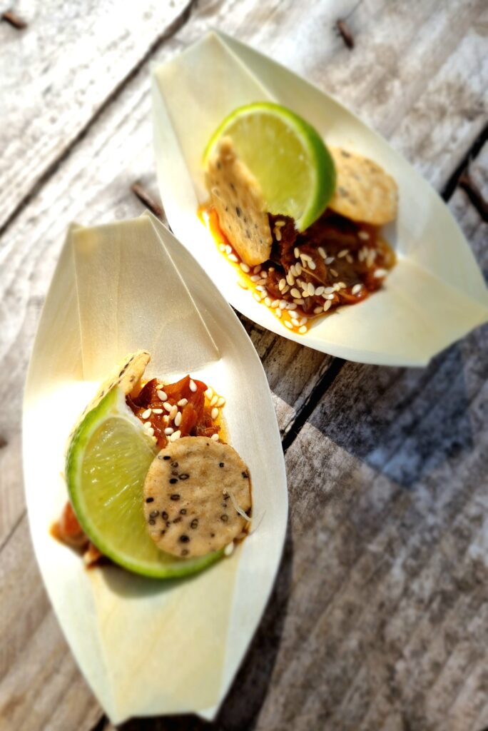 Sød soya makrel med rischips & sesam - Sæby Fiske-Industri